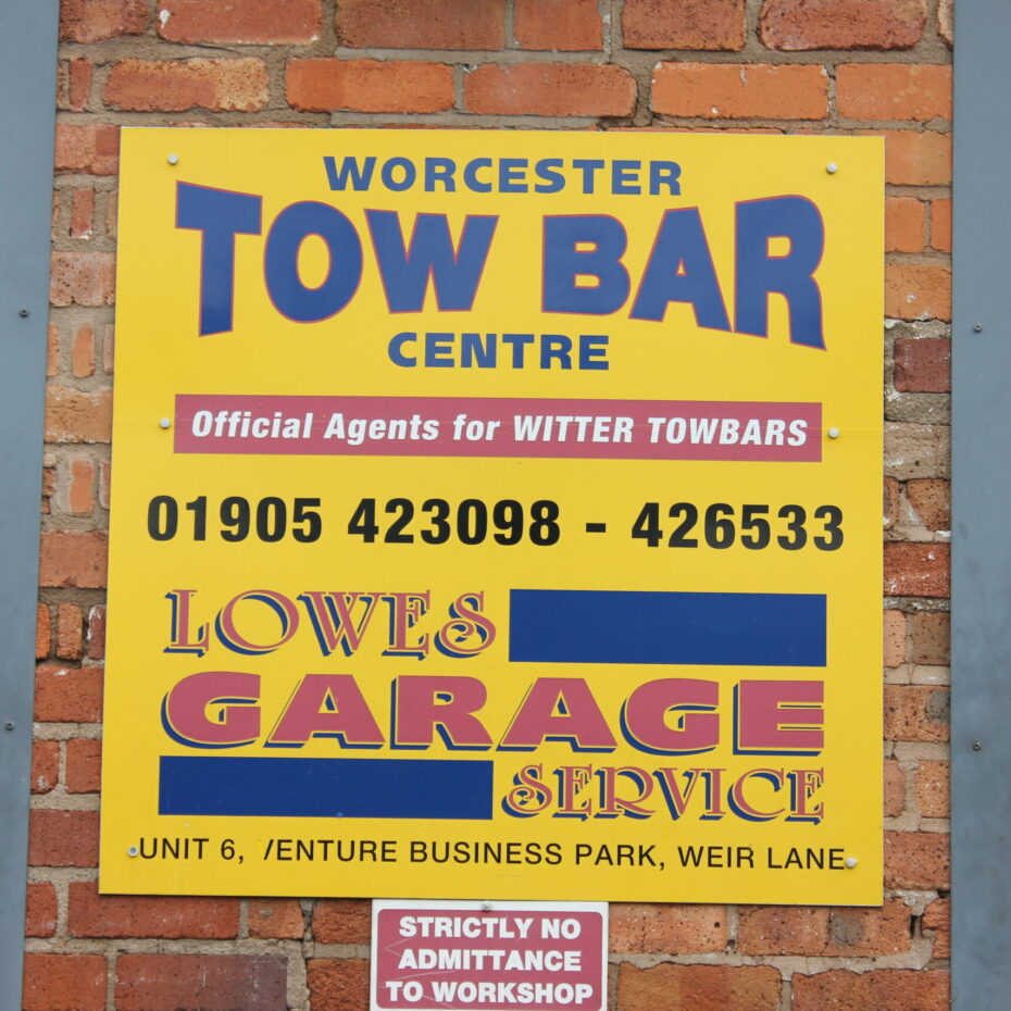 MOT Services While You Wait | Lowes Garage, Worcester